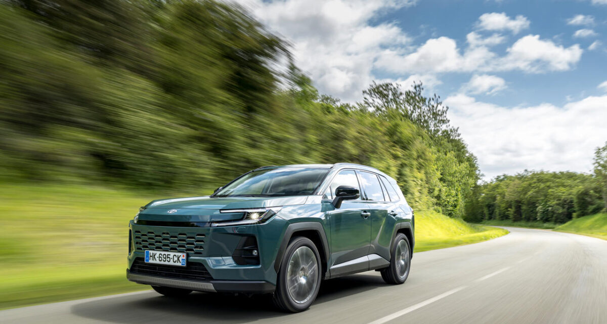 Essai comparatif. Le Toyota RAV4 hybride (2026) défie le Renault ...