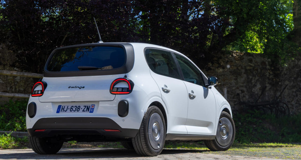 Essai Renault Twingo E-Tech Évolution (2026) : que vaut la Twingo ...