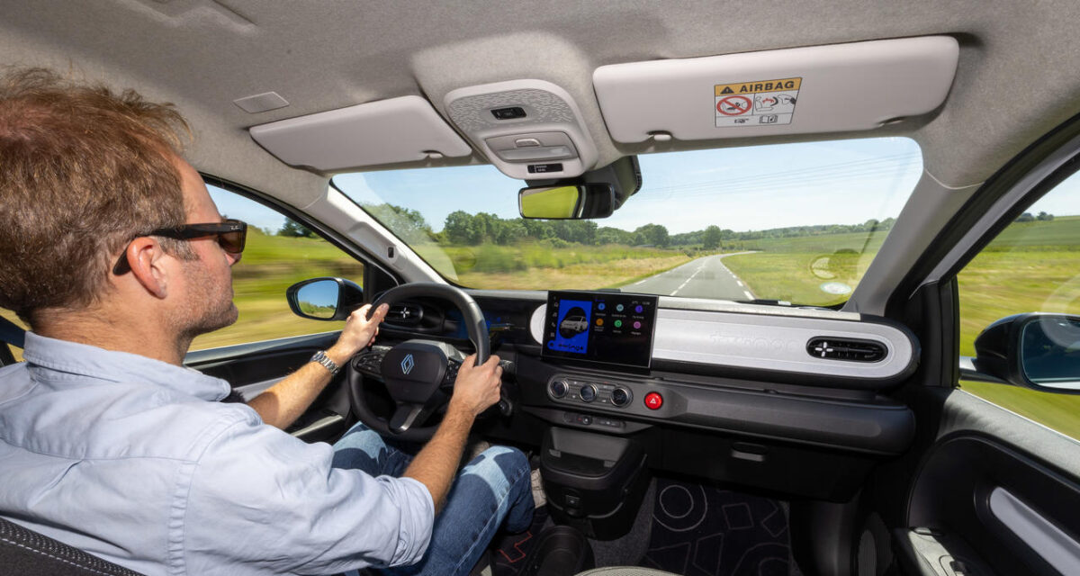Essai Renault Twingo E-Tech Évolution (2026) : que vaut la Twingo ...