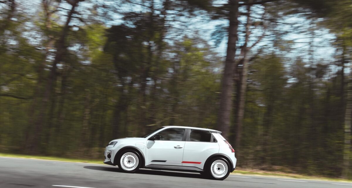 Renault 5 E-Tech (2026). Un kit Rallye signé Re-Volve pour la citadine ...