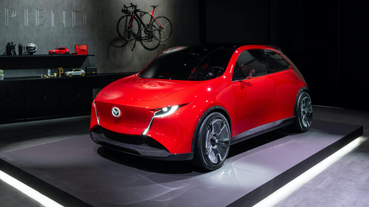 Mazda dévoile deux concept-cars opposés au Japan Mobility Show